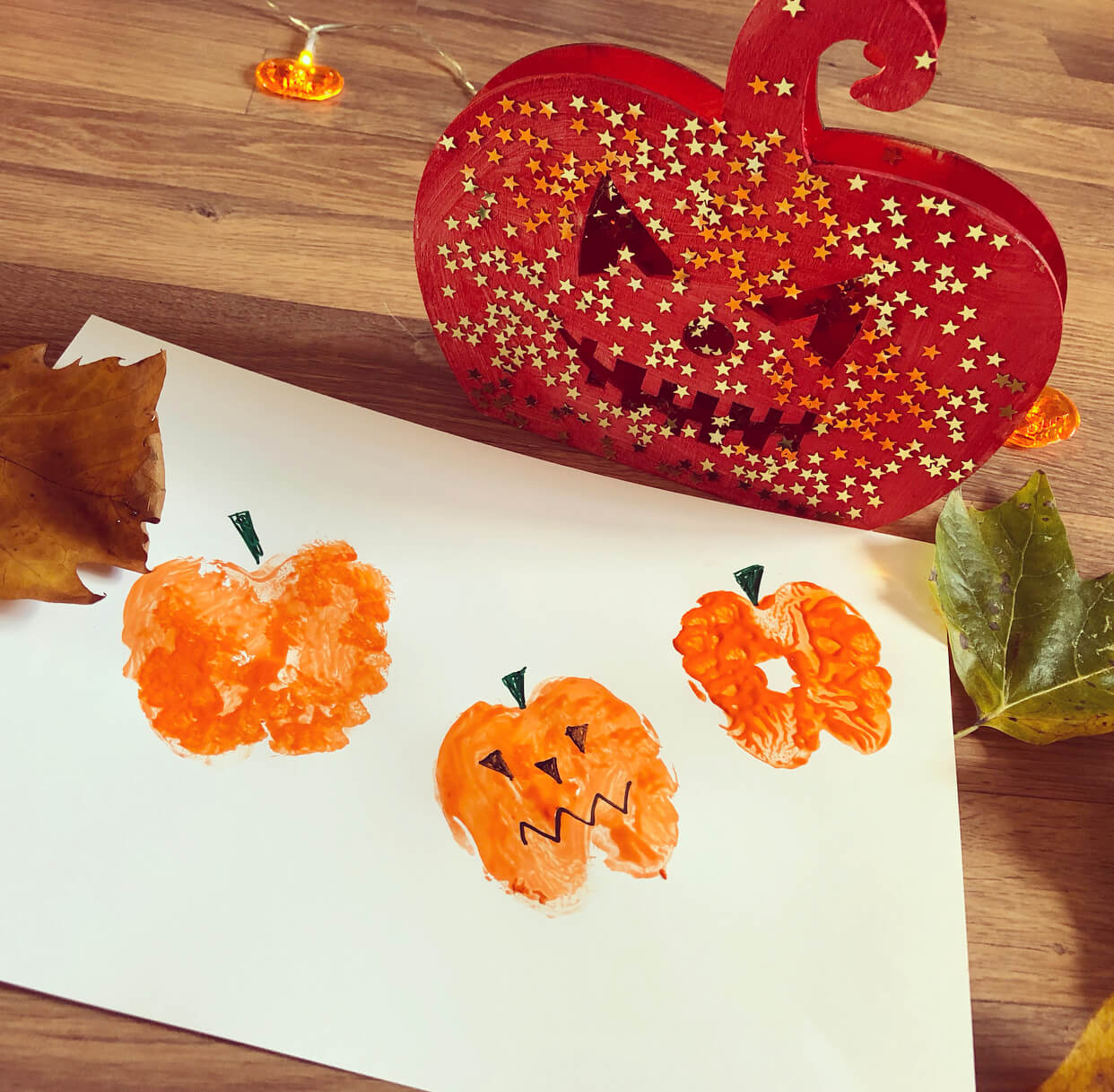 Apple Print Pumpkins, How To Tutorial. A Simple Autumn Activity