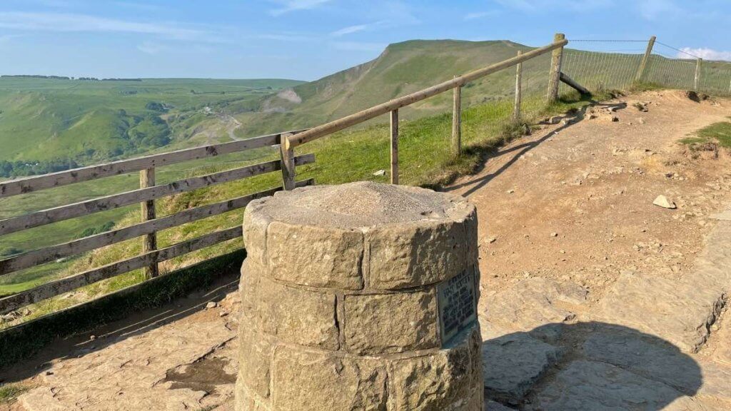 Walk from Castleton to Mam Tor, Circular & Longer Routes